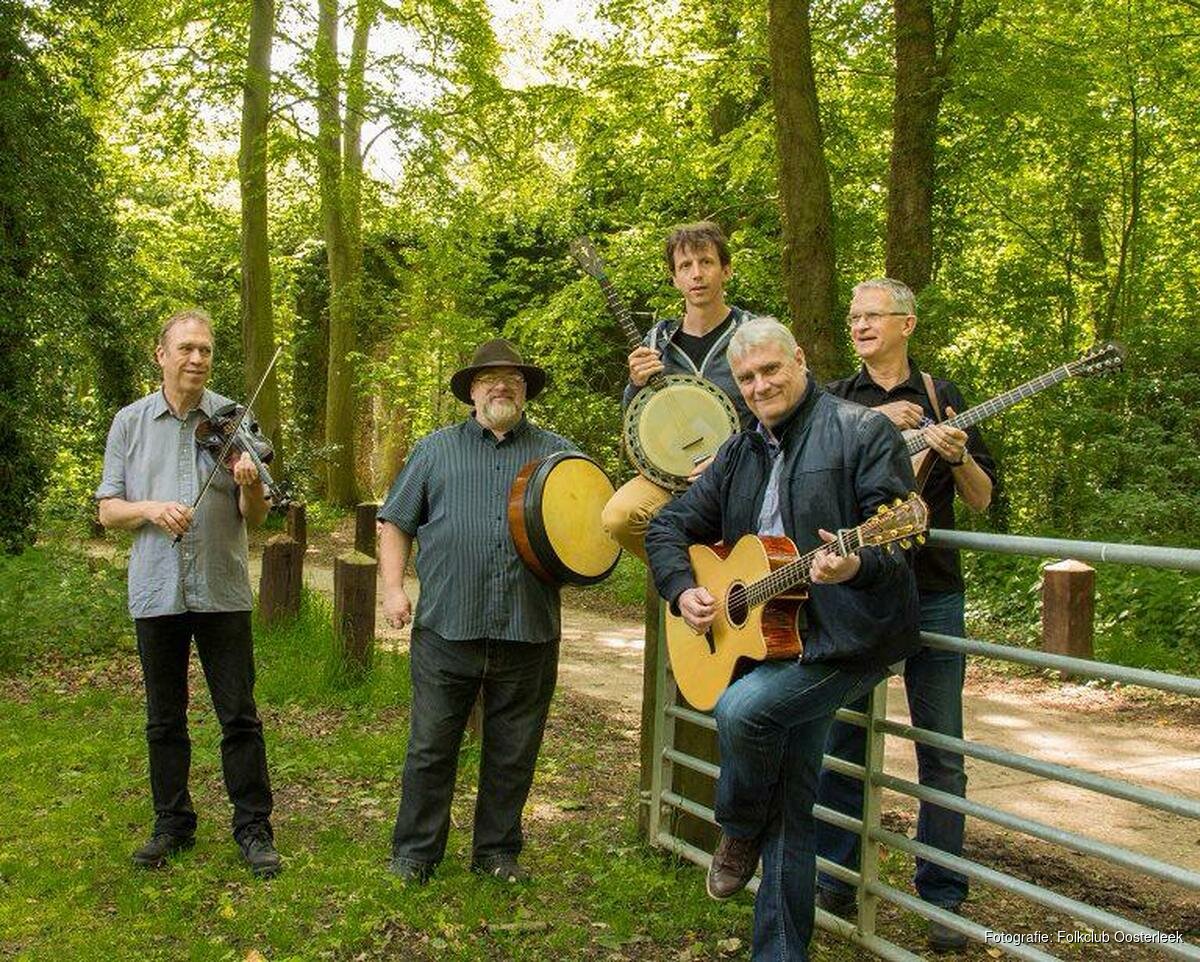 Irish Folk band CORACLE en Ierse zanger Jim Spiers op zondag 11 ...