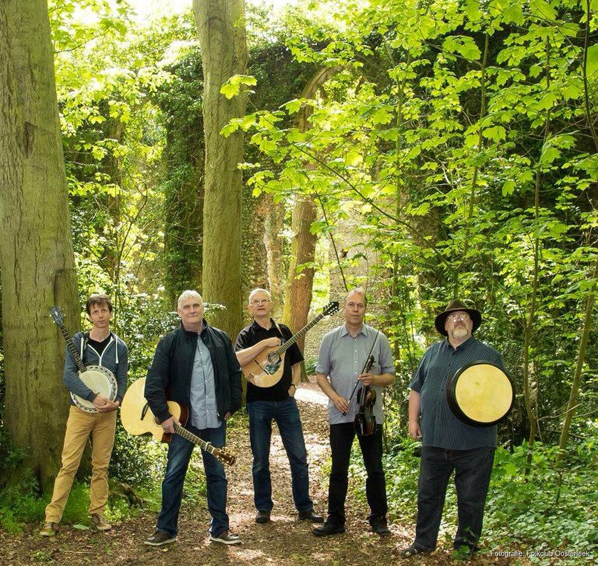 Irish Folk band CORACLE en Ierse zanger Jim Spiers op zondag 11 ...